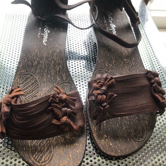 Sotto Sopra | Shoes | Made In Italy Sandals | Poshmark